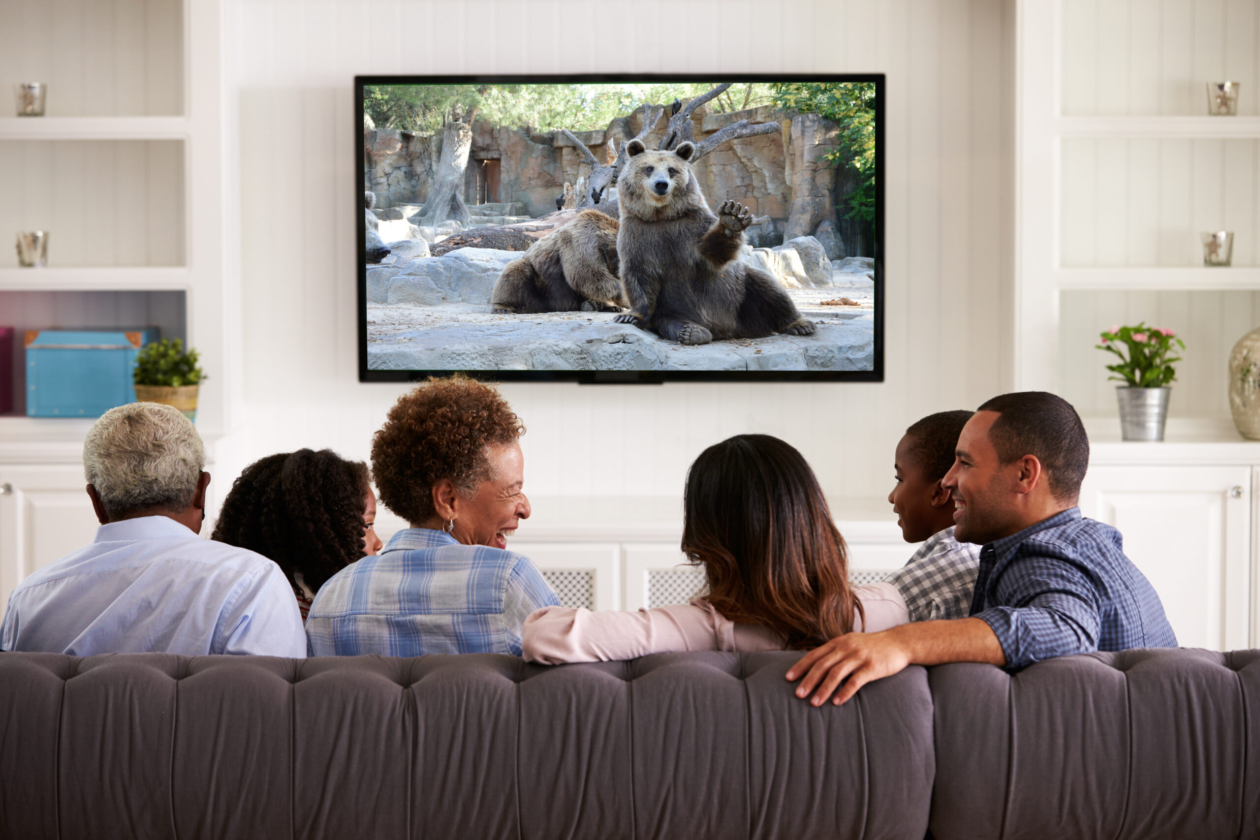 5 Reasons to Hang a Wall Mounted Large Digital Photo Display in your ...